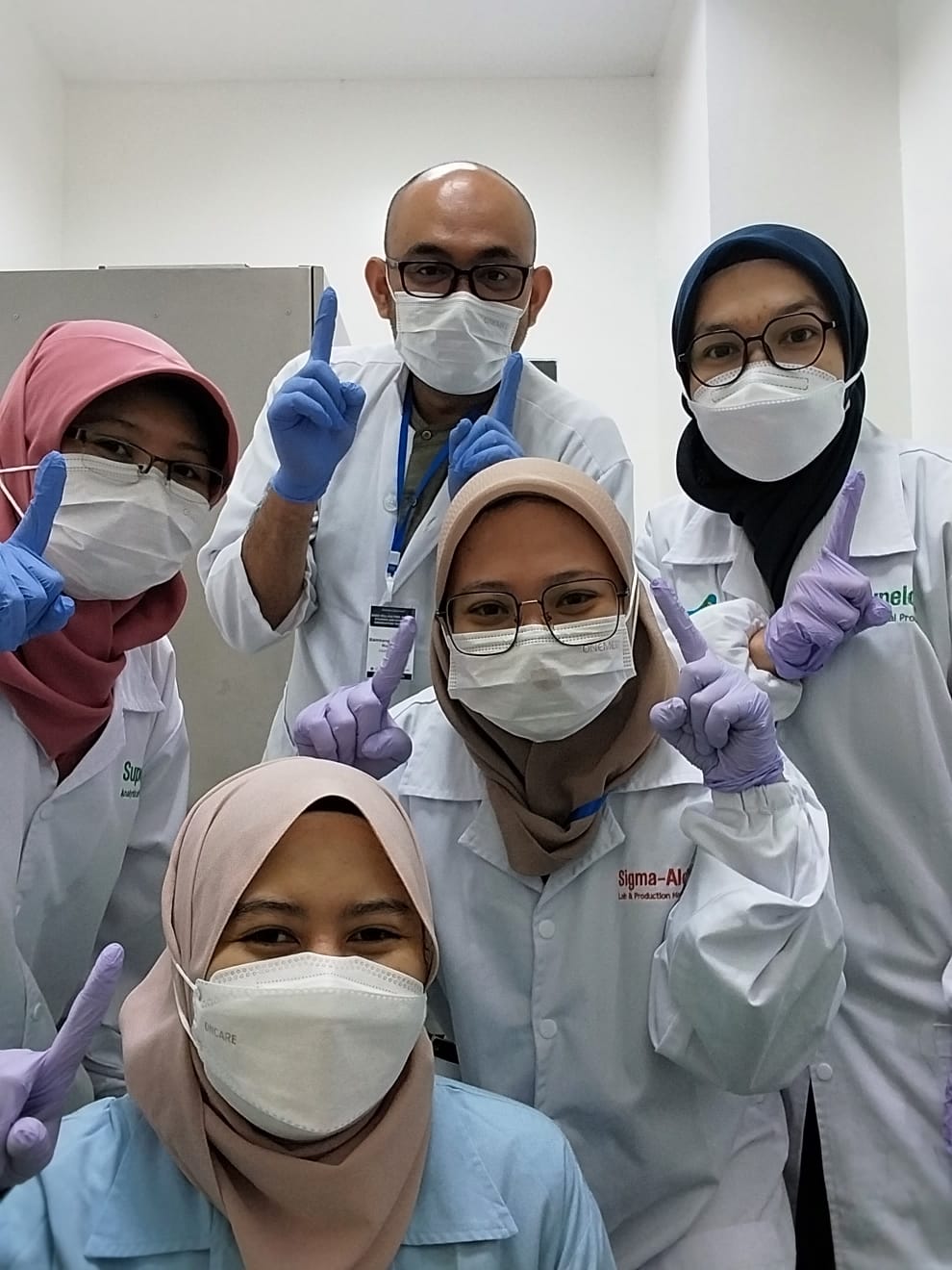 Dokumentasi Pelaksanaan Workshop: BASIC CELL CULTURE, IMMUNOSTAINING AND CONFOCAL OBSERVATION ...